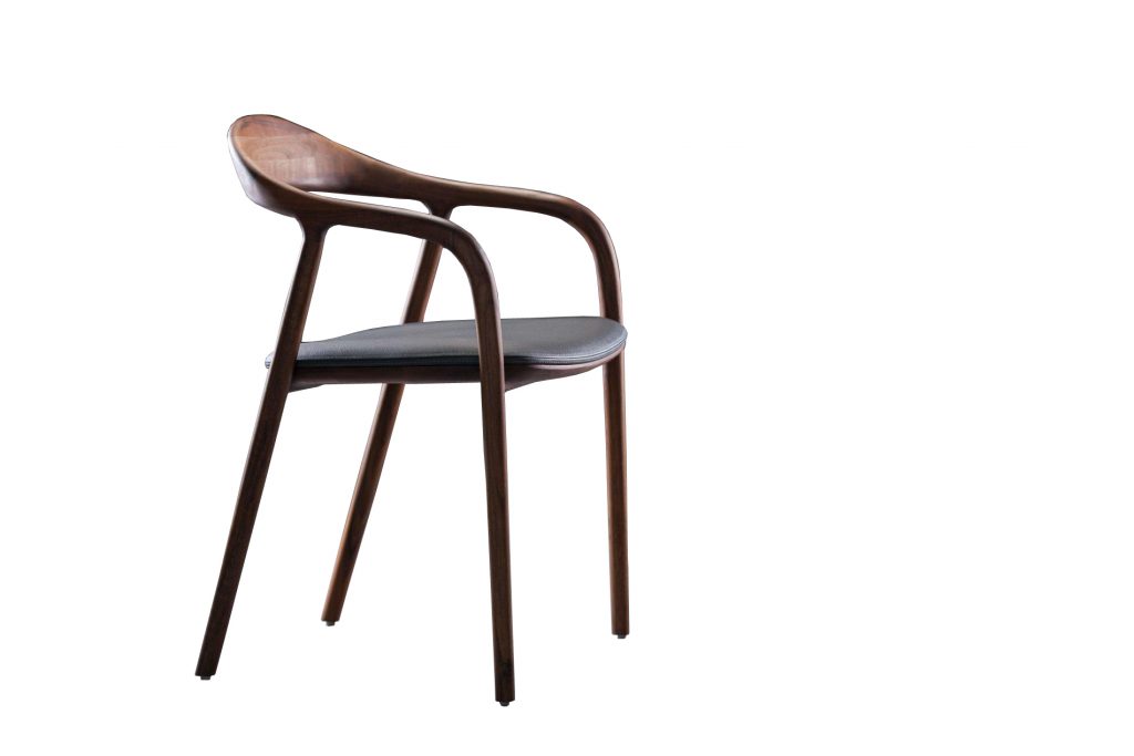 Neva - Design eetkamerstoel in luxe notenhouten uitvoering